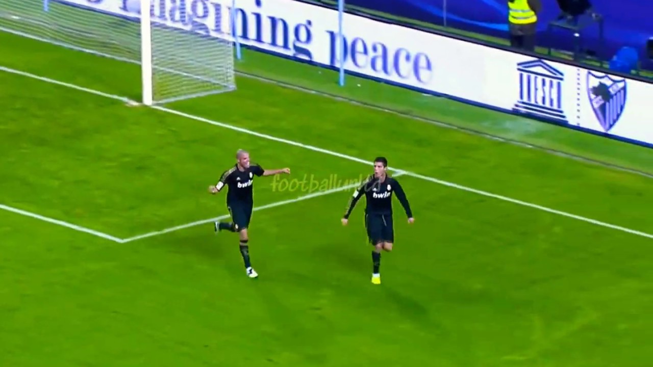 Cristiano Ronaldo stunning back heel goal against Málaga - YouTube