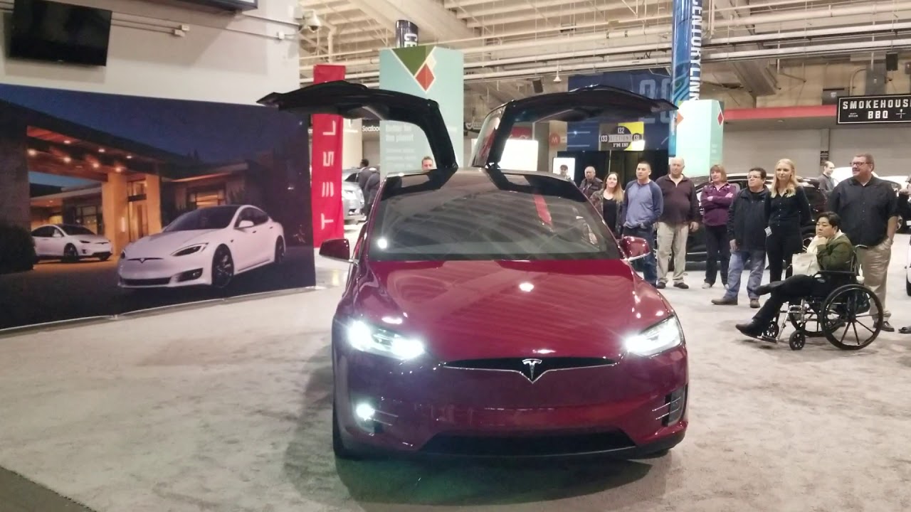 Watch Tesla Dancing - YouTube