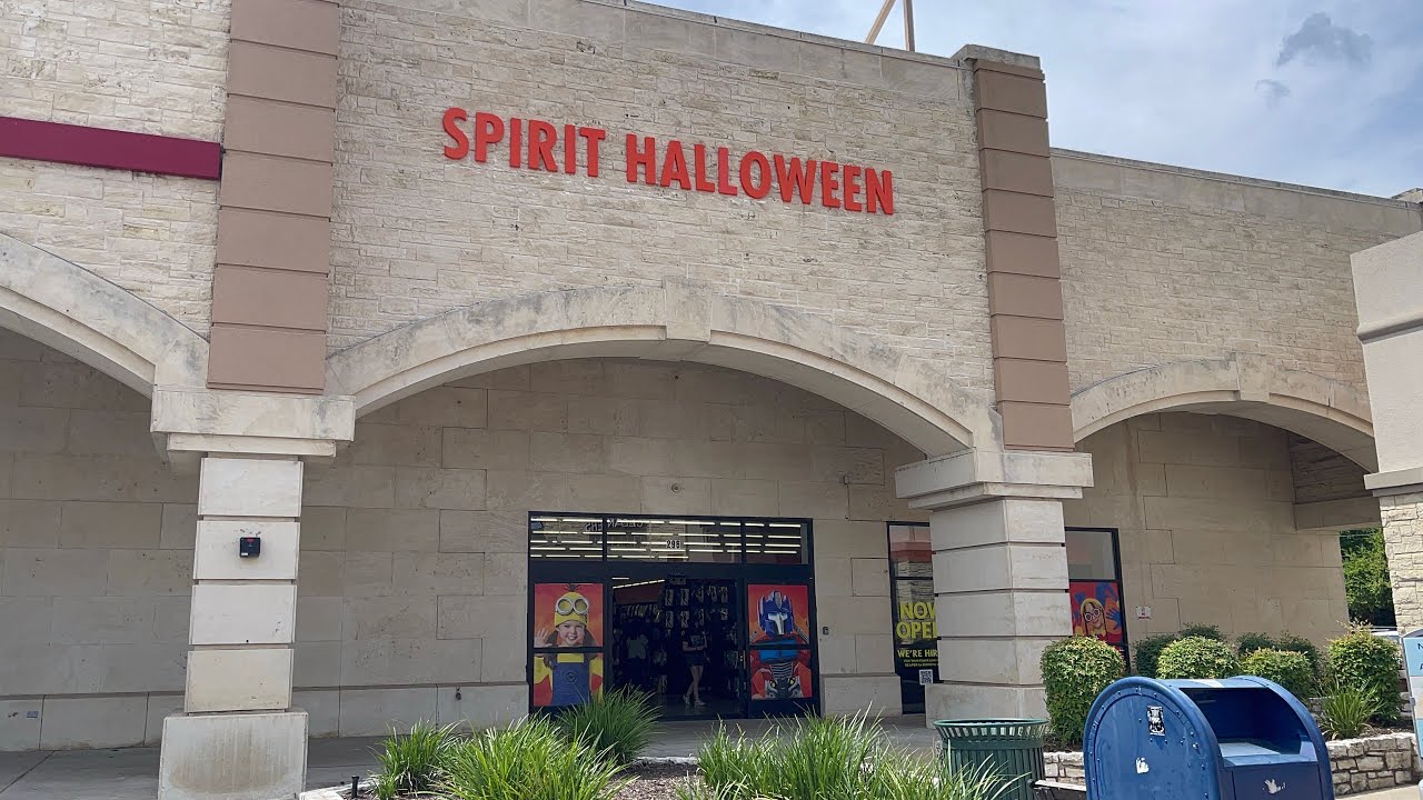 Brand New 2024 Spirit Halloween Store Opening Walkthrough in Round Rock ...