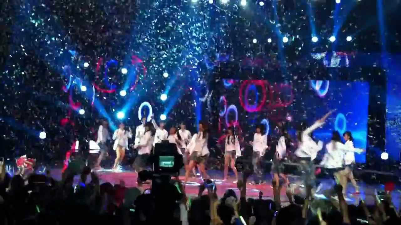 [FANCAM] Shiroi Shirts - JKT48 @ Mega Konser RCTI JKT48 170712 - YouTube