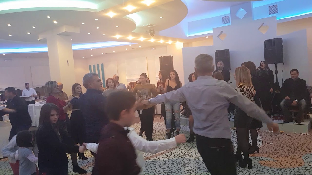 Δημήτρης Σαραβάκος, Νάνσυ Σαραβάκου Κοπή πίτας Περδικονερίου Γορτυνίας ...