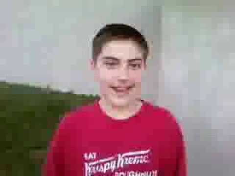 Kid Rips pants while playing capture the flag... - YouTube