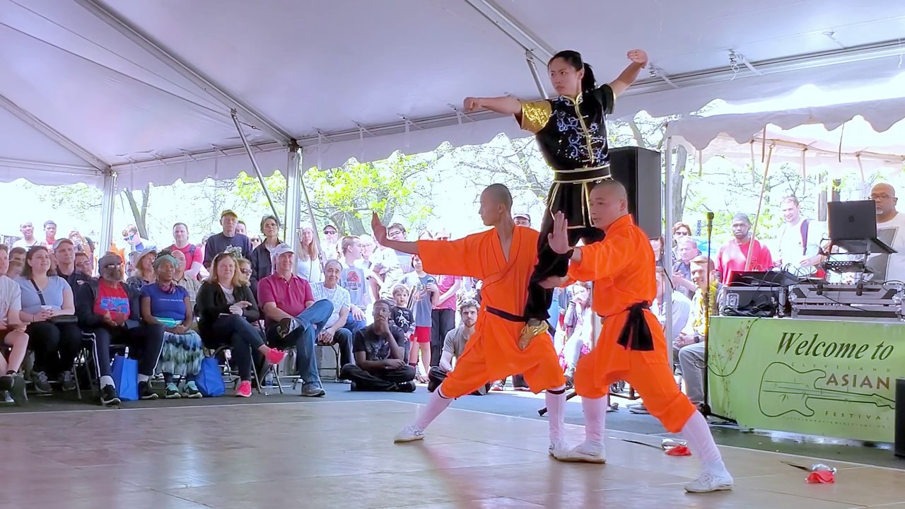 Shaolin Kung Fu Demonstration by Shaolin Huiguang Martial Arts Major ...