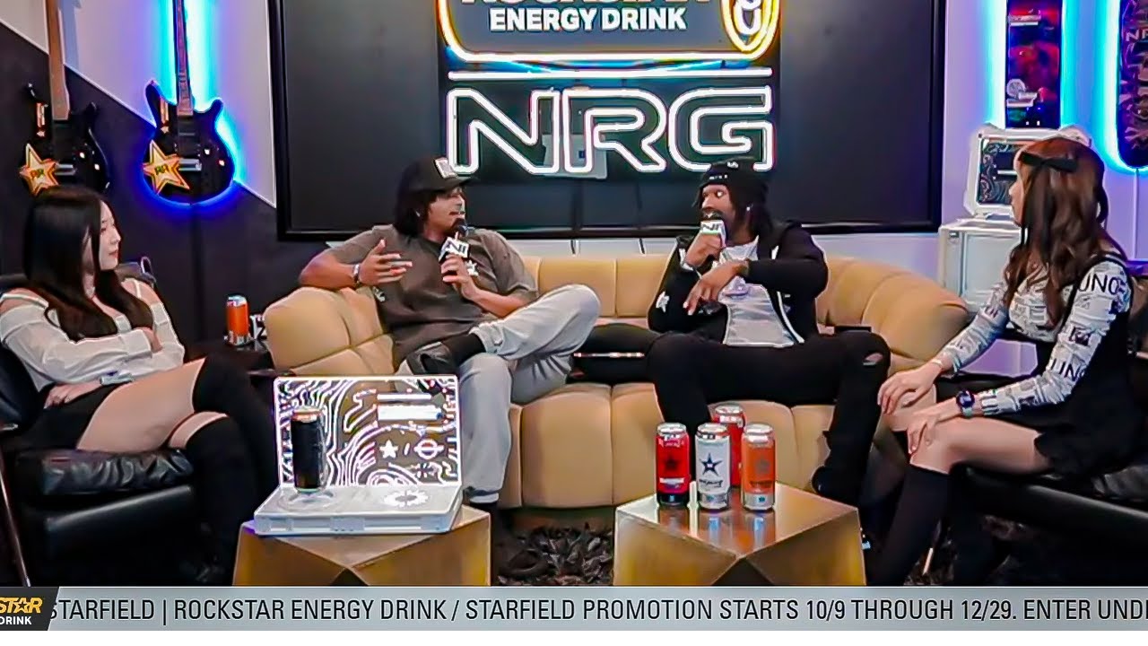 Girls Call Agent Out Because He's CHAINLESS 😂 - YouTube