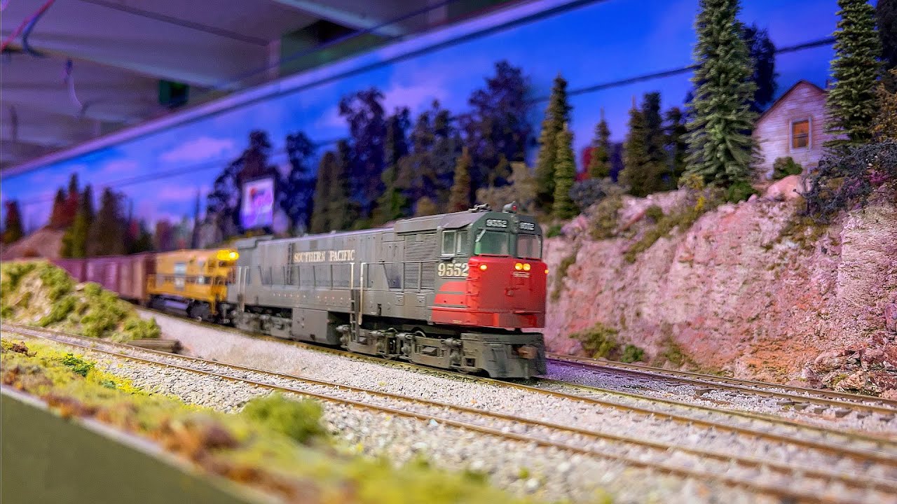The Suncoast Model Railroad Club HO Scale Model Trains Video - YouTube