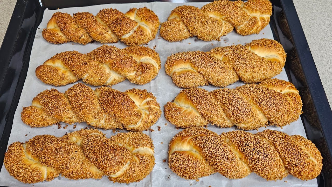 Turkish simit bread:This delicious bread is the best-selling street ...