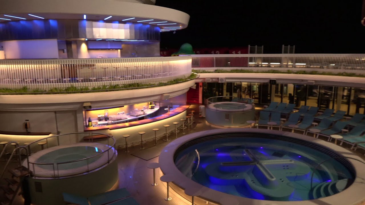 Valiant Lady: Pool Deck Tour (4K) - YouTube
