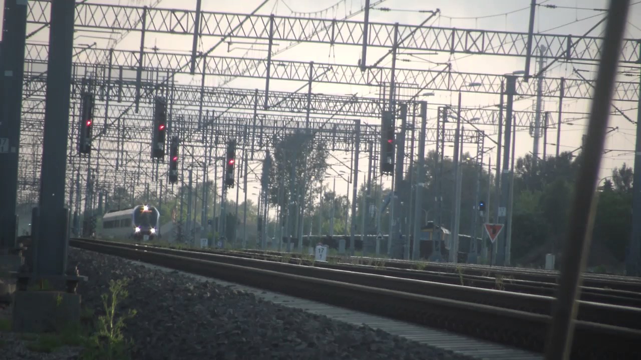 Flirt ED160-017 i jego wolna jazda - YouTube