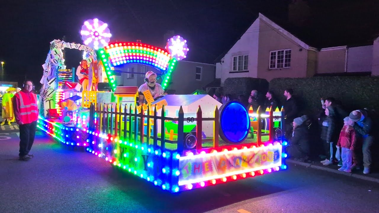 Midsomer Norton Carnival 2024 - YouTube
