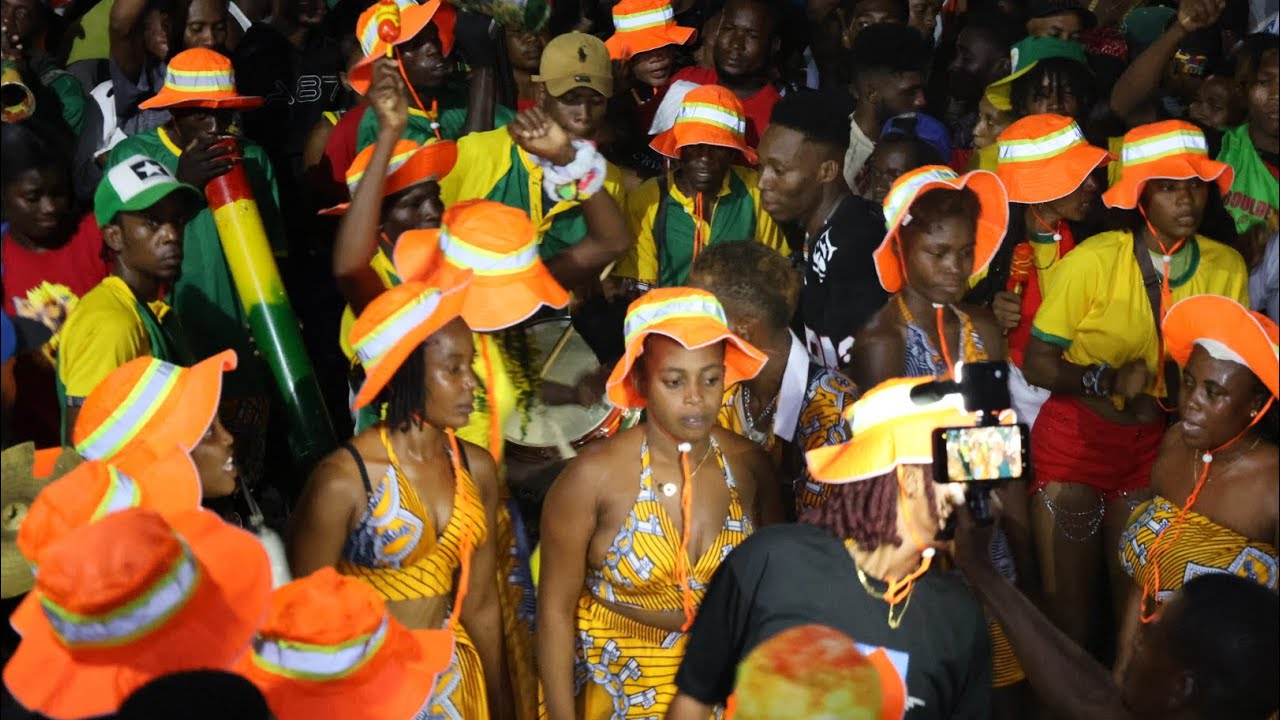 Kafou4 Band De Bainet | Defile Rara nan vil Benè - YouTube