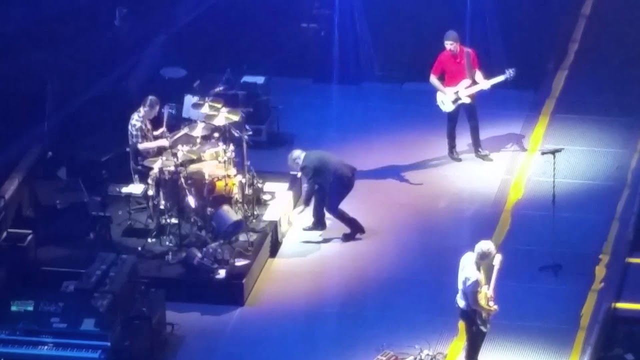 U2 One (Crowd Sung) and 40 - End of Show Boston Ma 7/15/15 LIVE - YouTube