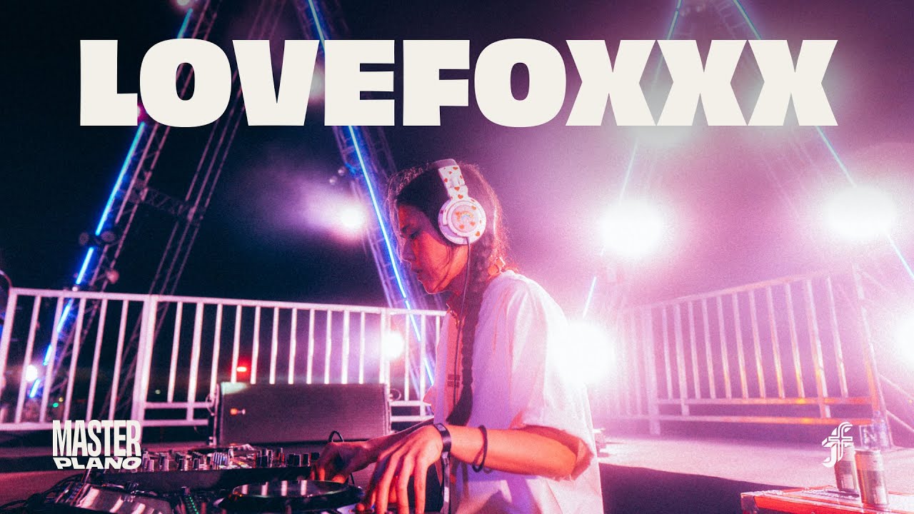 Lovefoxxx | Masterplano 8 anos @FunctionFm - YouTube