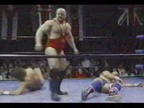 Pro Wrestling Handicap Matches - Two-on-One Bouts - YouTube