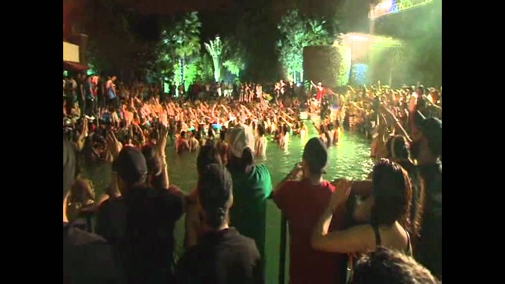 YO YO Honey Singh @ Pool Party - YouTube