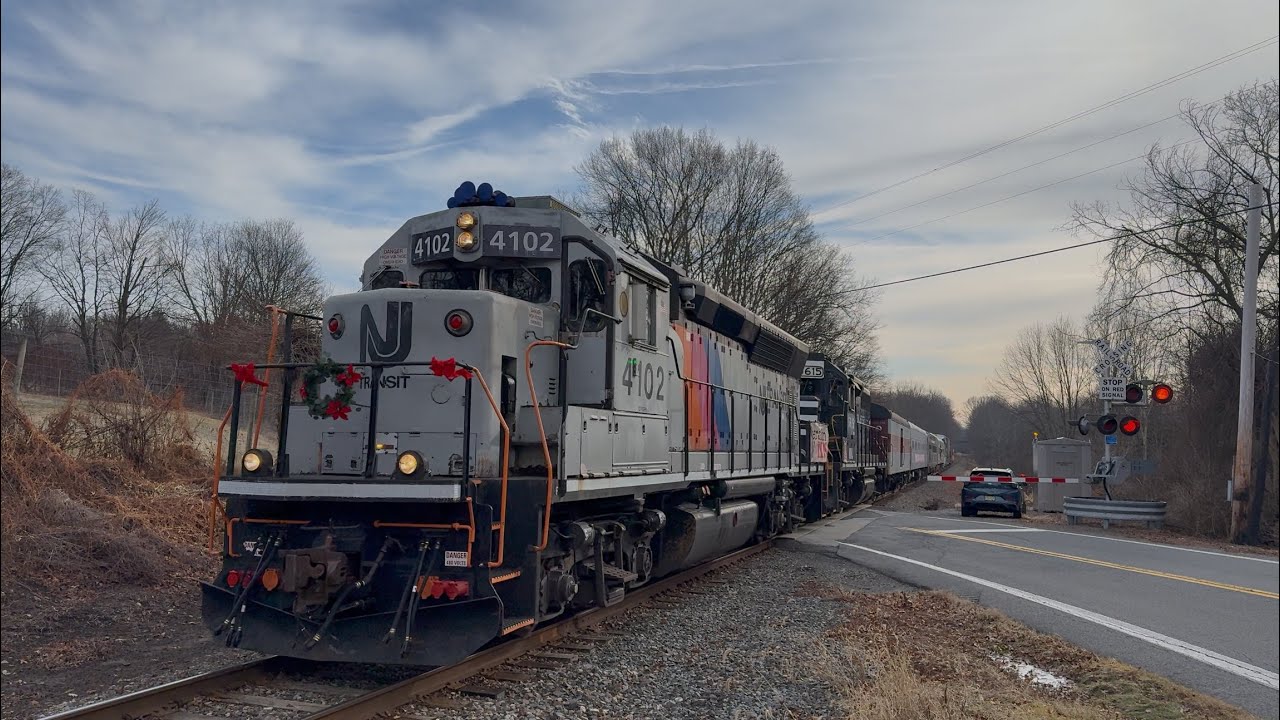 The Middletown & New Jersey Railroad Operation Toy Train with NJT GP40 ...