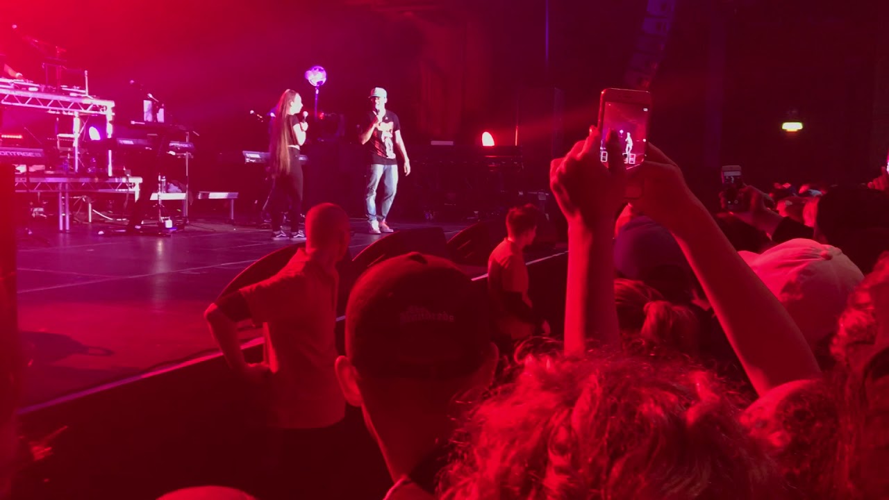 Swedish Girl raps faster than Logic // Stockholm Sweden 171019 ...