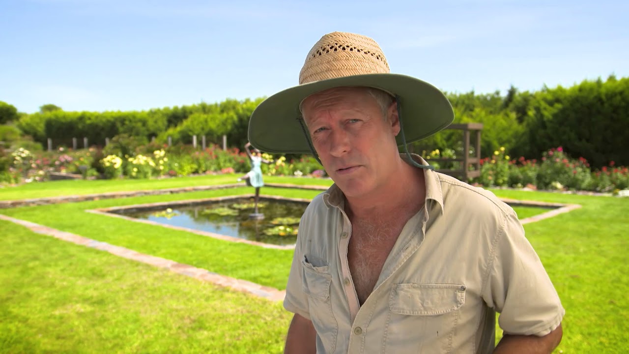 The Garden Gurus - Rules to a great looking lawn - YouTube