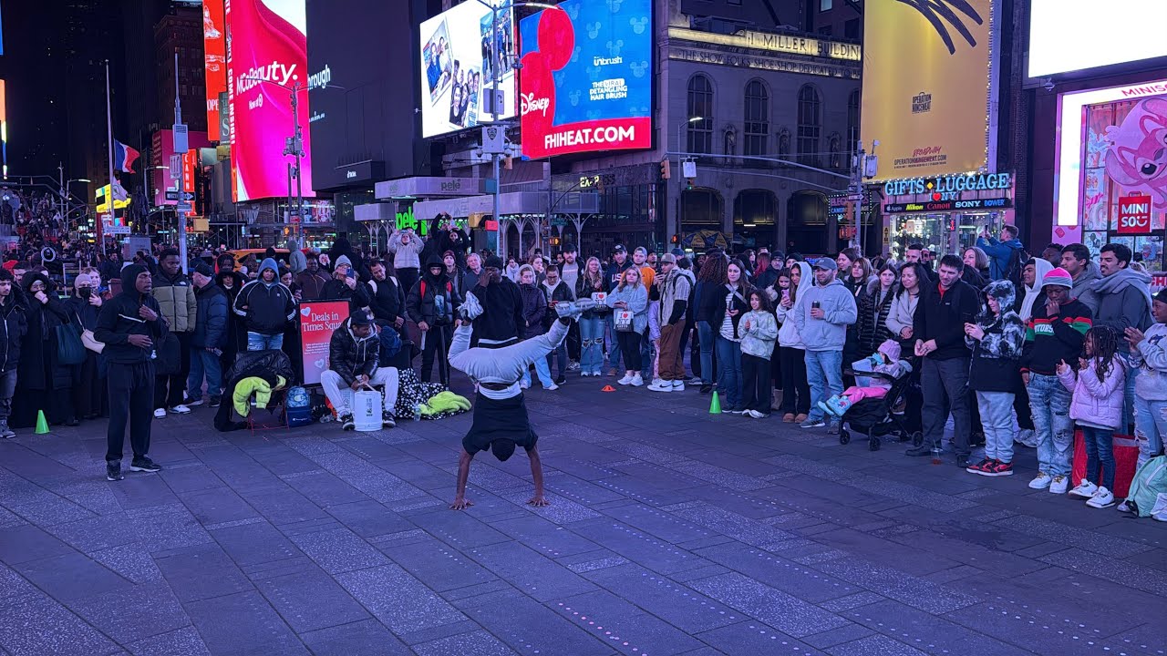 Times Square NYC Friday night breakdance showtime - YouTube