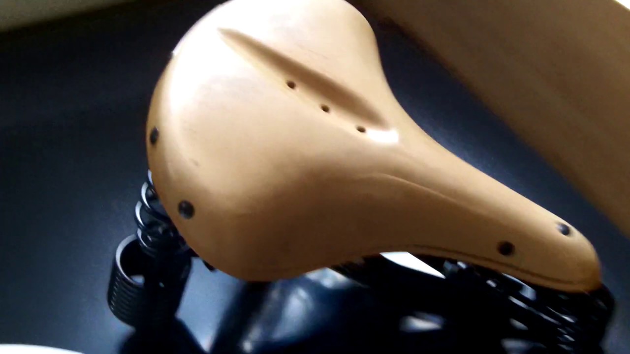 Lepper Primus Saddle Closer Look - YouTube