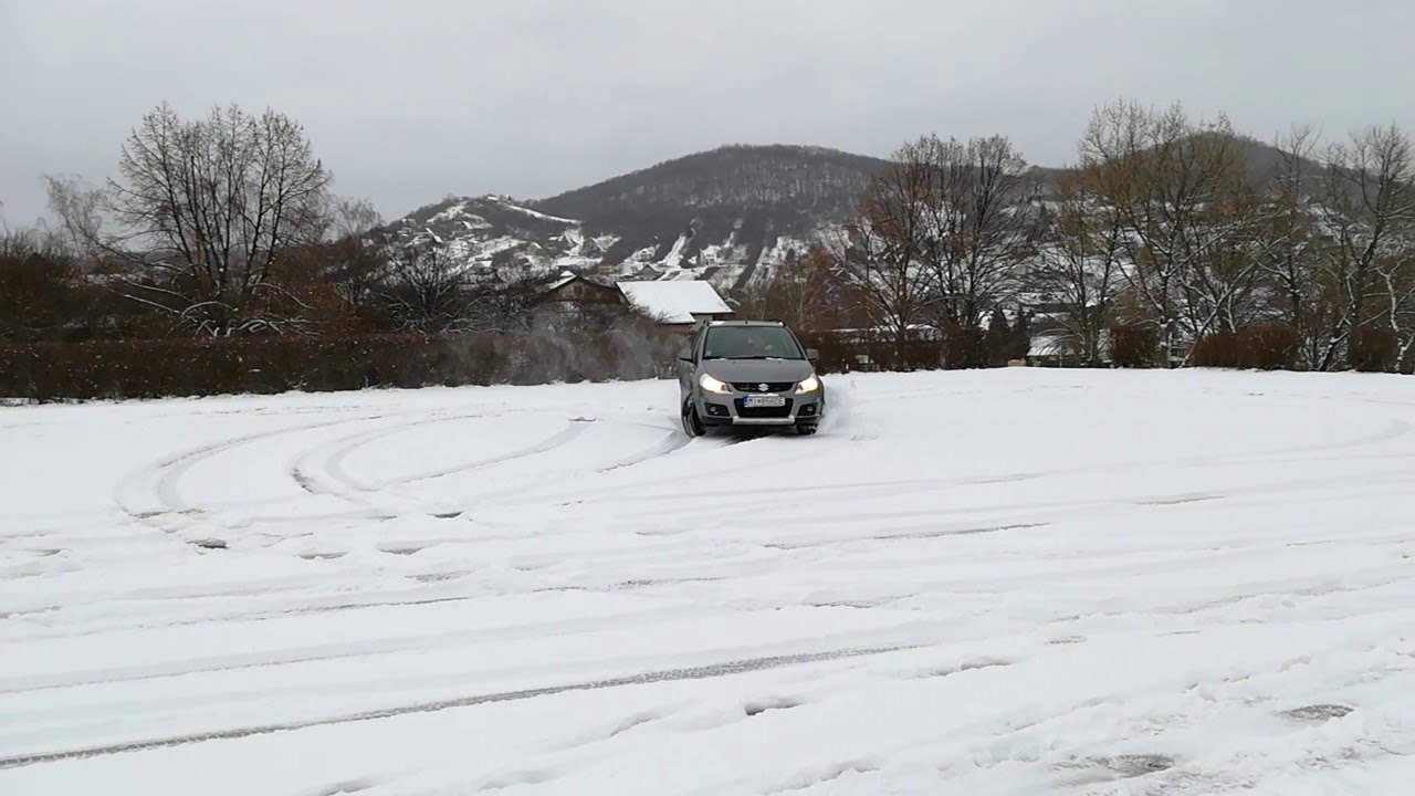 Suzuki Sx4 4x4 on snow - YouTube