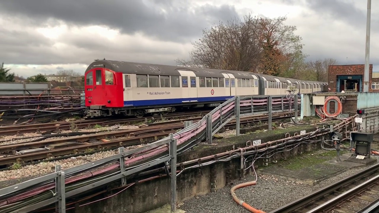 (Central Line) RAT @ Hainault - YouTube