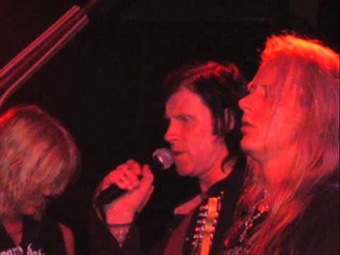 Alice in Chains - "Rooster" (Ft: Mark Lanegan & Duff McKagan) - YouTube