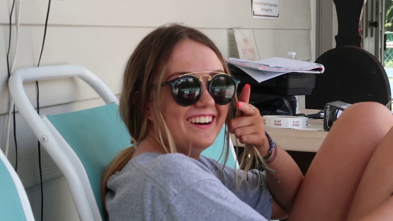 Way TOO Much PDA !!!!!! - YouTube