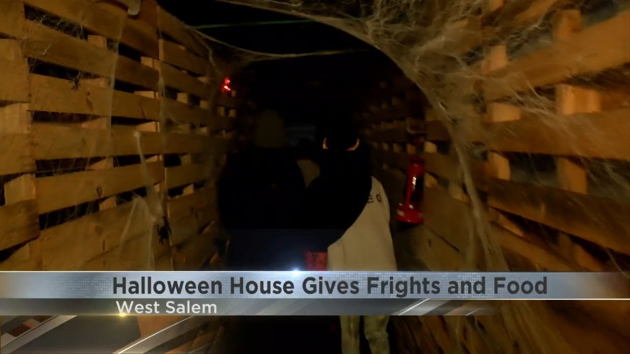Pettis Halloween House gives trick-or-treaters a fright - YouTube