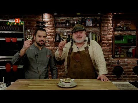 Белтъчен омлет със свежа салата и картофено пюре с гъби, \