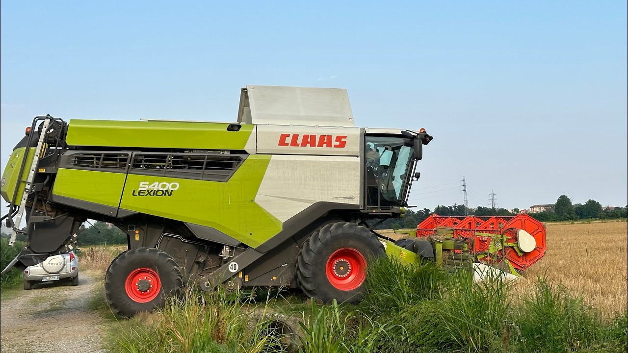 Claas Lexion 5400 season 2023 - YouTube