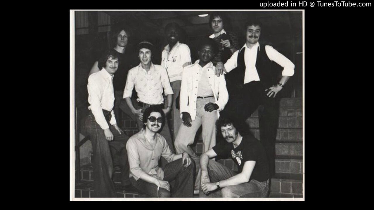 The Chequers - Hey Miss Payne (1975) - YouTube