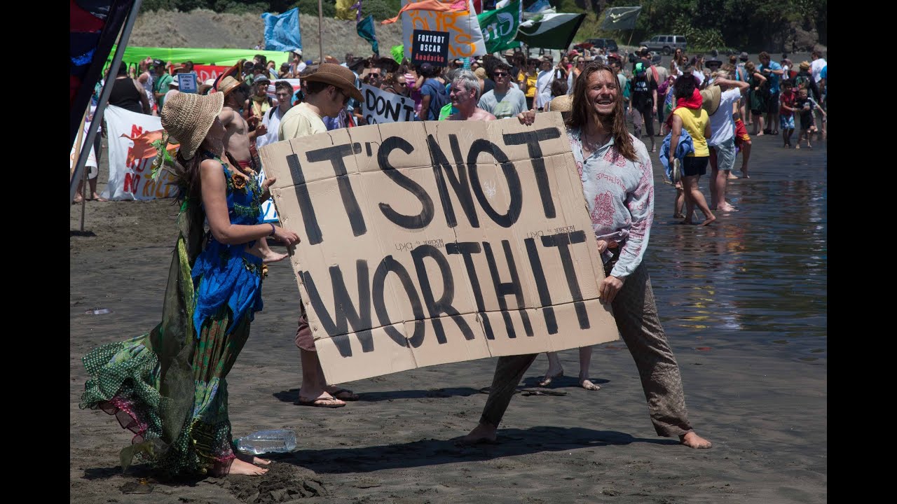 Rent a crowd (Hi Def) - YouTube