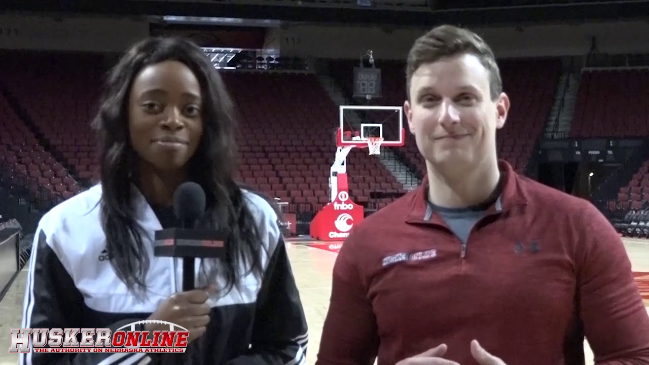 HOL HD: Robin Washut and Allie Snow Preview Wisconsin - YouTube