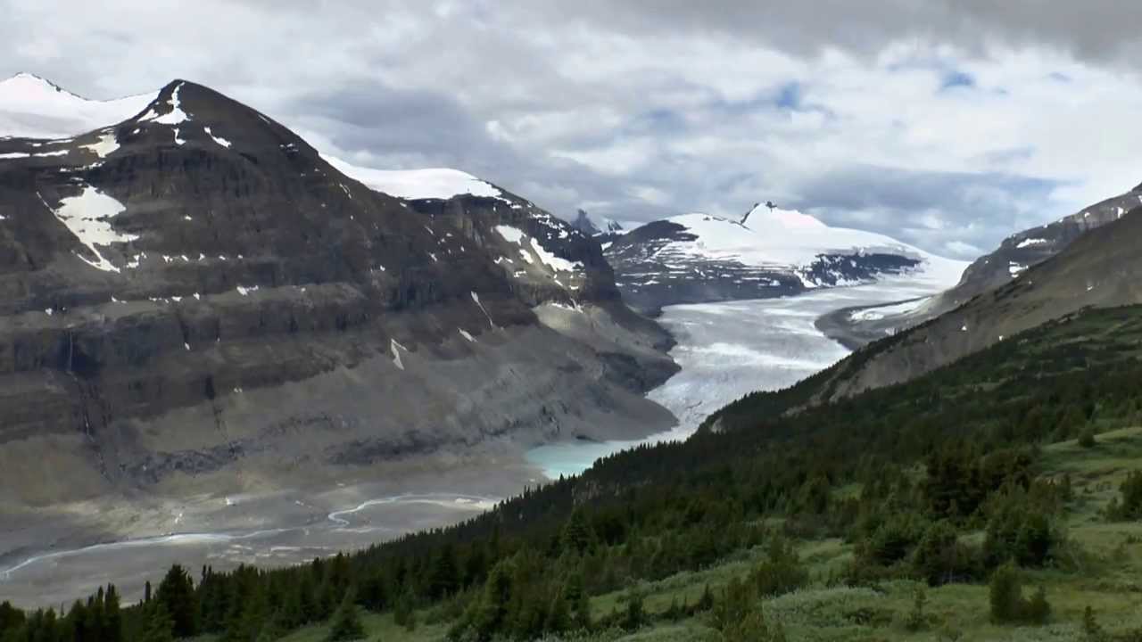 Parker Ridge and the Saskatchewan Glacier, Icefields Parkway, Jasper ...