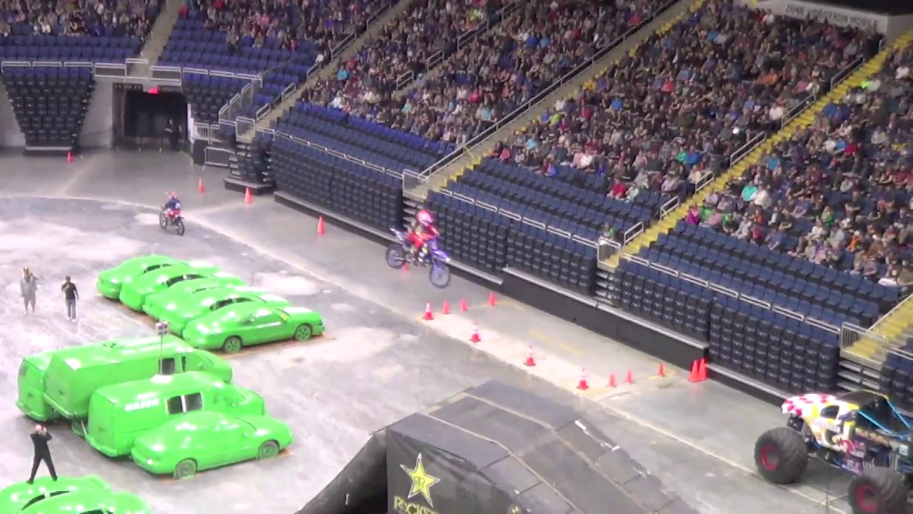 FMX au Monster Spectacular Québec (Vlog #1) - YouTube