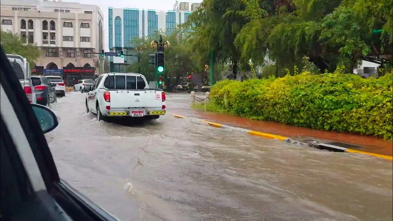 Weather alert || Al Ain Lightning And Rainfall || in Abu Dhabi Dubai and other parts of the UAE ...
