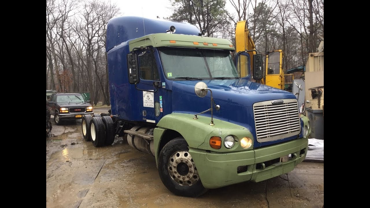 2000 Freightliner Century CLass 120 with a Cummins N14 - YouTube