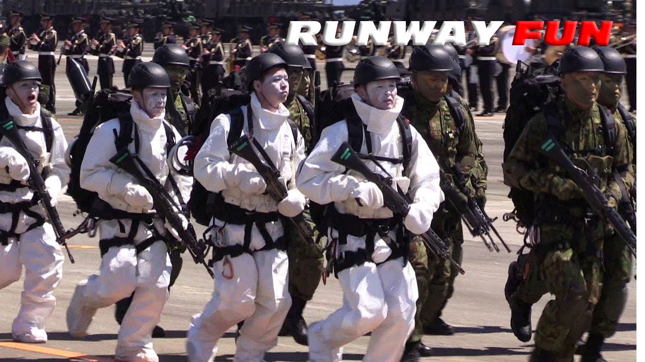 分列行進曲で最強部隊レンジャーが走る!!! 相馬原駐屯地観閲行進 JGSDF Ranger 2019 - YouTube