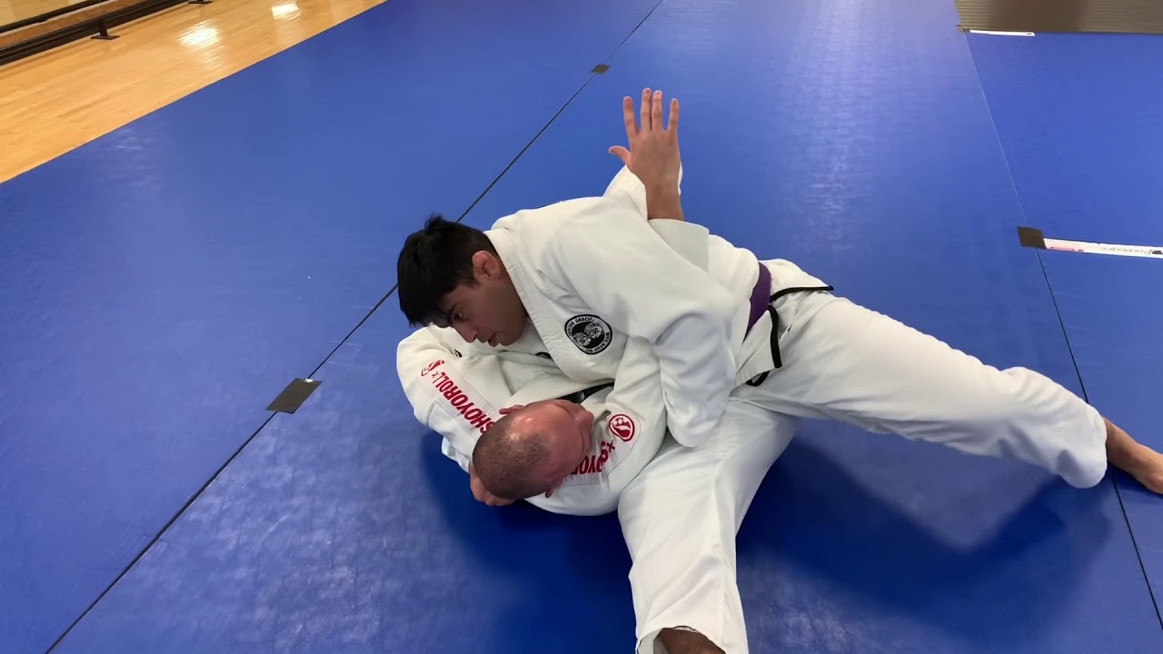 Seated guard passing options - YouTube