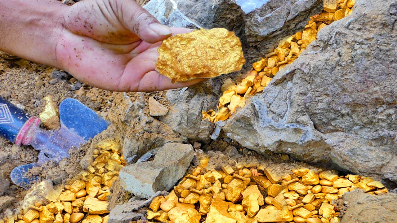 How it's possible! mining gold at the mountain under stone by dig gold ...