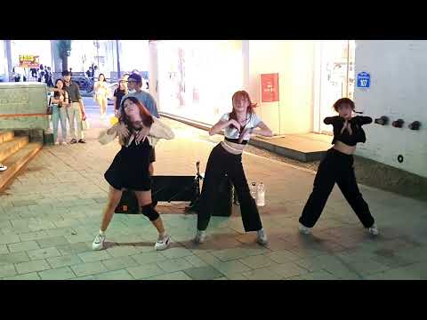 MONDAY. BLACK MIST. BEL & SINGAPORE DANCE TEAM. BEAUTIFUL FANTASTIC HONGDAE BUSKING.