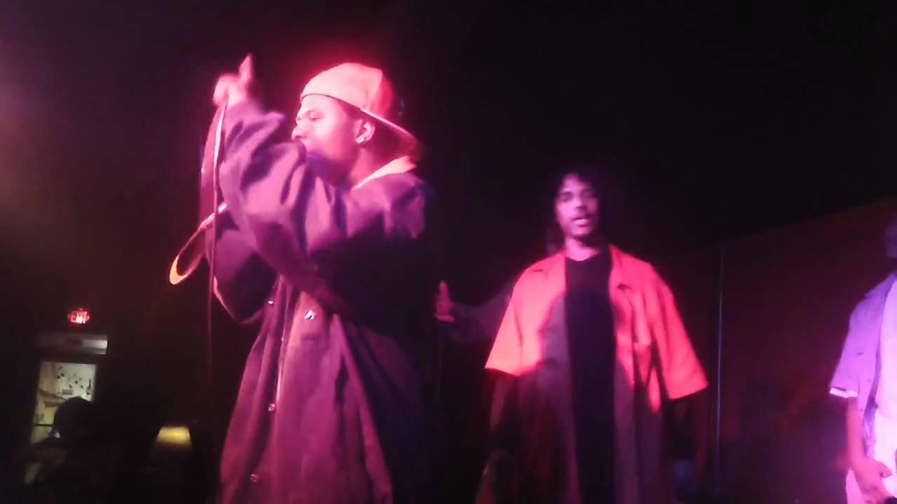 LIL E Live at Don Vic's - YouTube