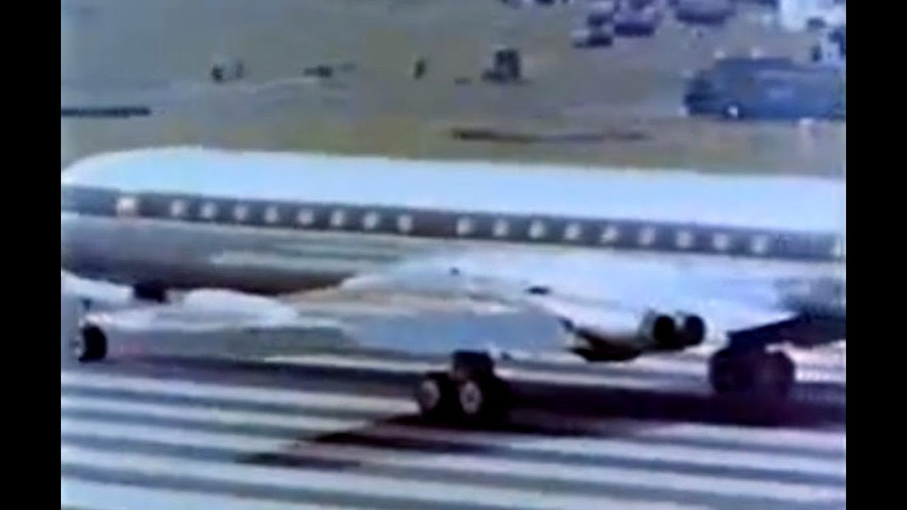 BEA de Havilland Comet 4B - 1959 - YouTube