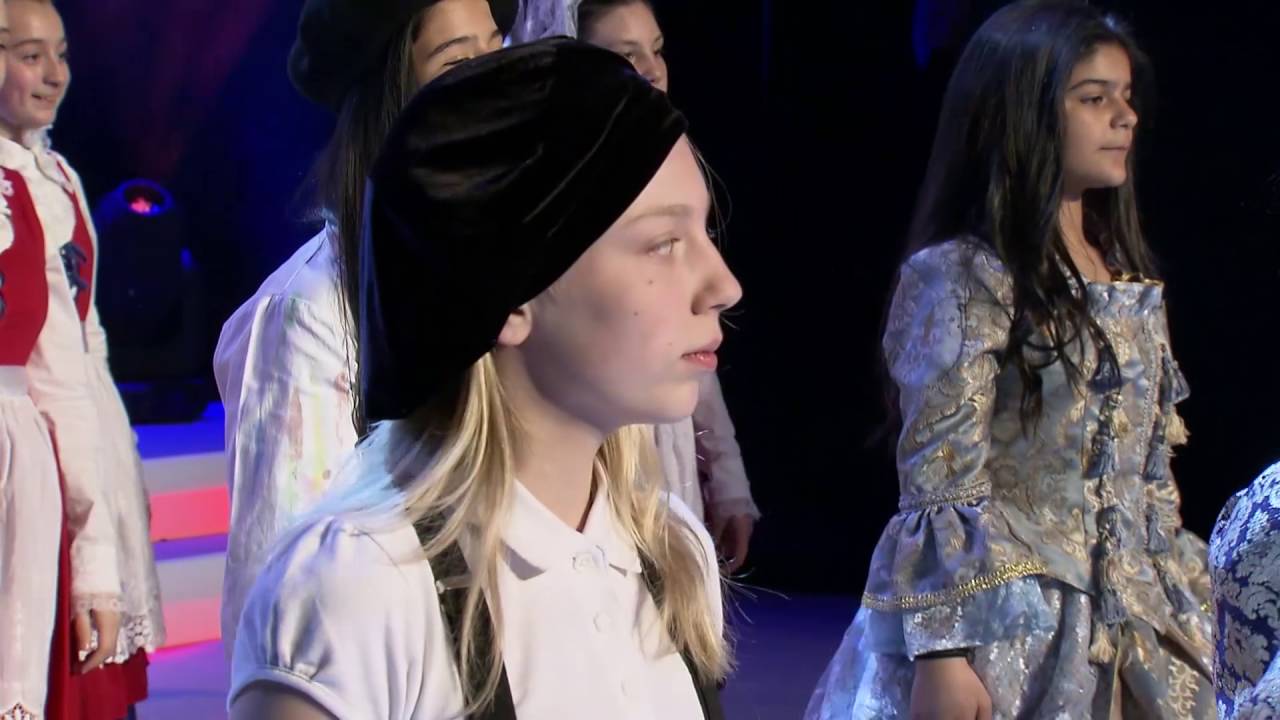 France Traditional Dance / France 2016 - YouTube