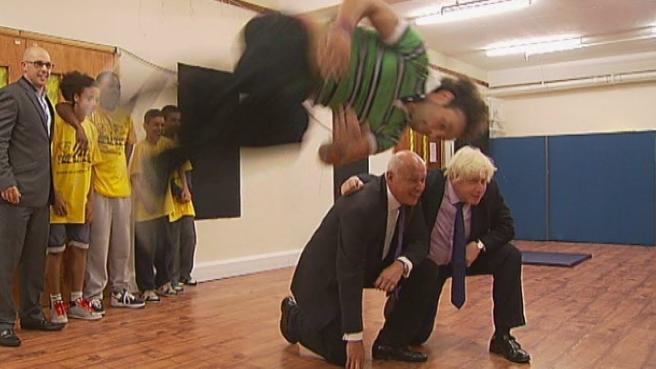 Free runners jump over Boris Johnson - YouTube