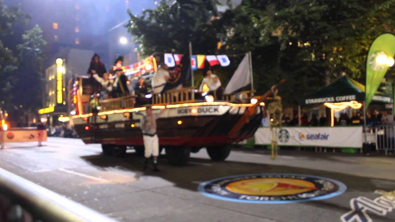 Seattle Seafair Pirates@ Seafair Torchlight Parade 2015 - YouTube