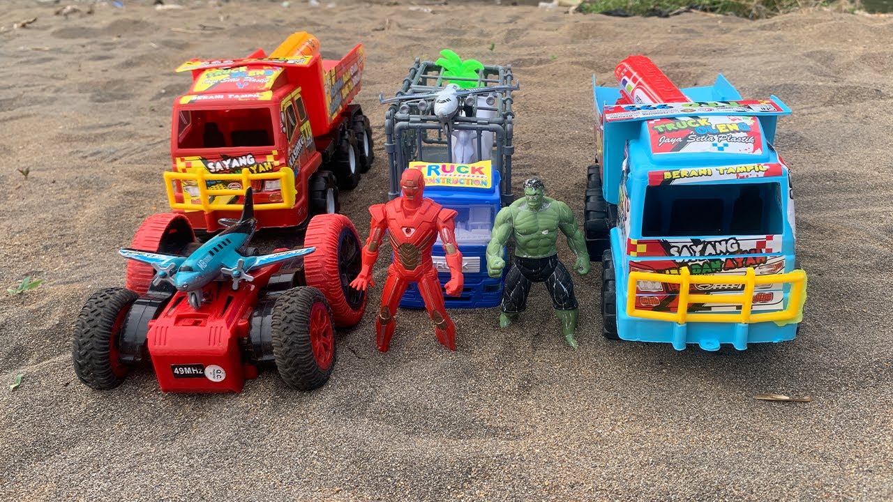 Menemukan Mainan Mobil Mobilan,Mobil Balap,Truck Oleng,Ironman,Hulk ...