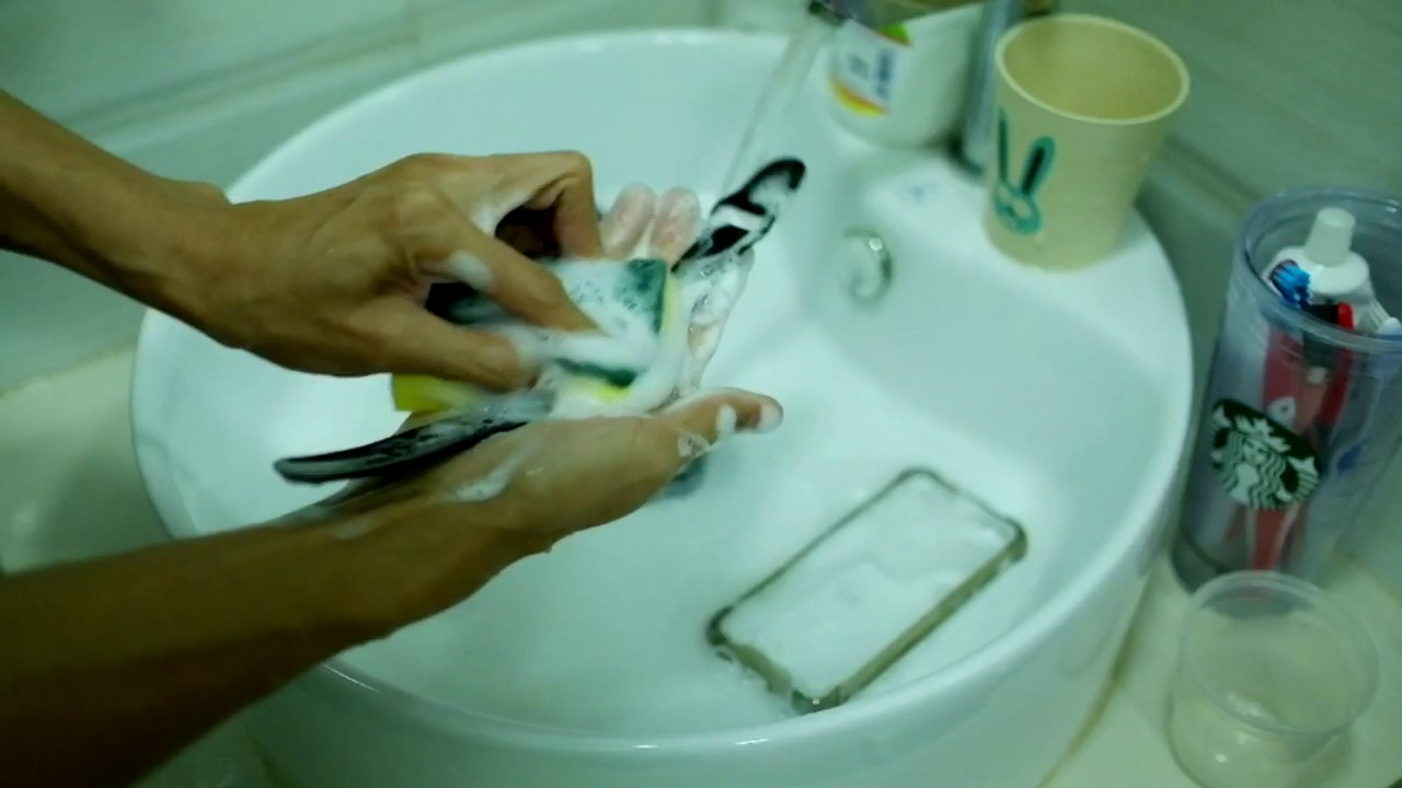 Wash iPhone 7 and iWatch 2 - YouTube
