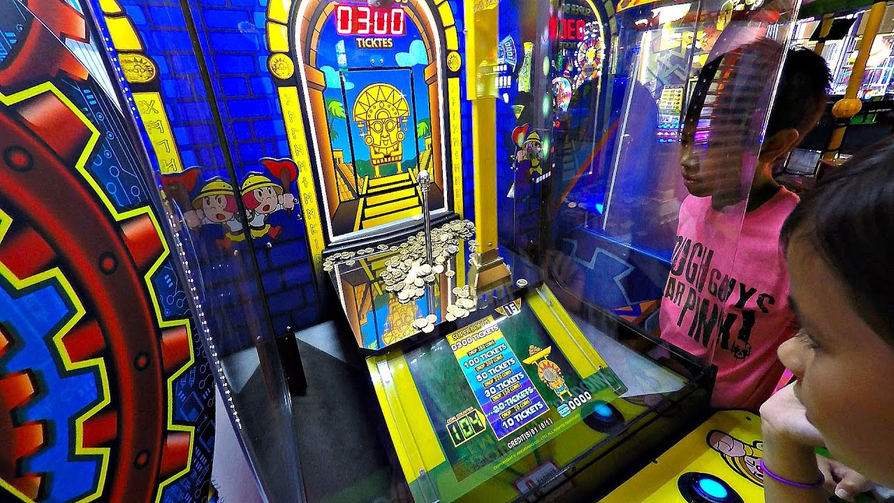 Round 1 Arcade Game Play Coin Pusher Golden Empire Ticket Challenge ...
