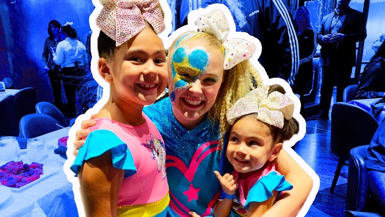 JOJO SIWA SURPRISED ME ON MY BIRTHDAY!! (EMOTIONAL) | DAY 230 - YouTube